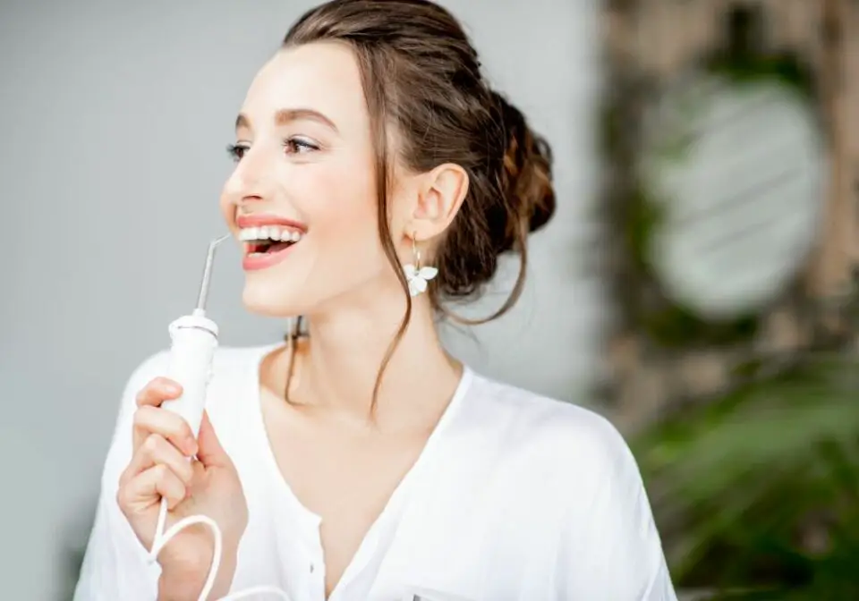 4 Effective Ways To Clean Wisdom Teeth Holes