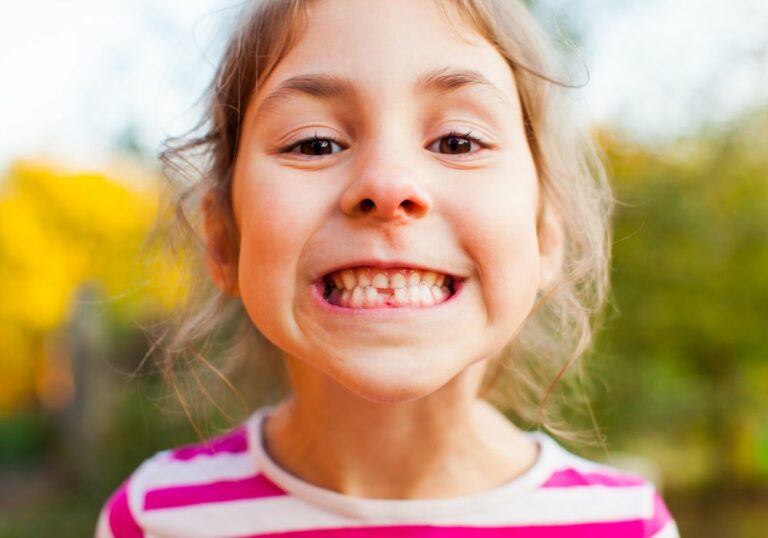 How to Identify If a Permanent Tooth is Emerging
