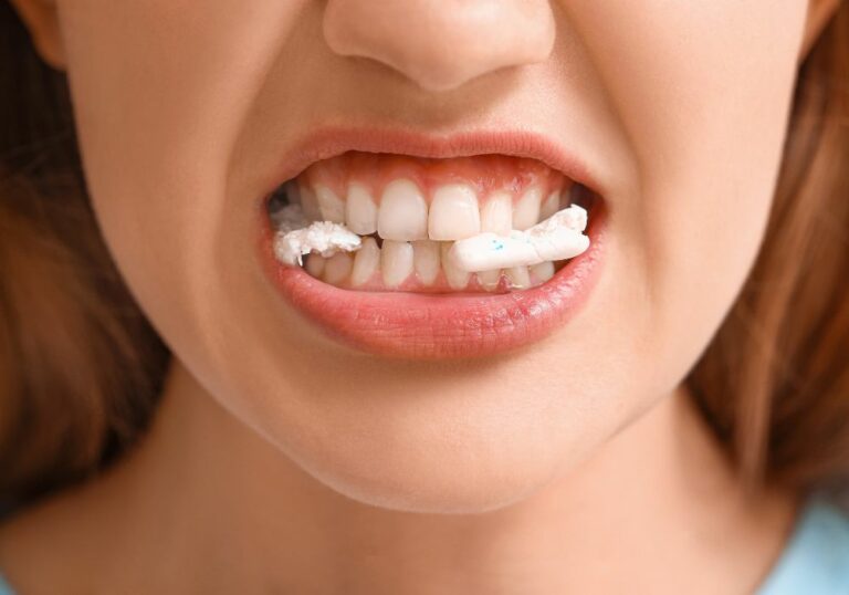 Why Do My Teeth Hurt From Chewing Gum? (Common Causes & Prevention)