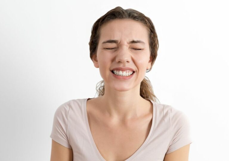 Why does plaque build up so fast on bottom teeth? (Everything You Need ...