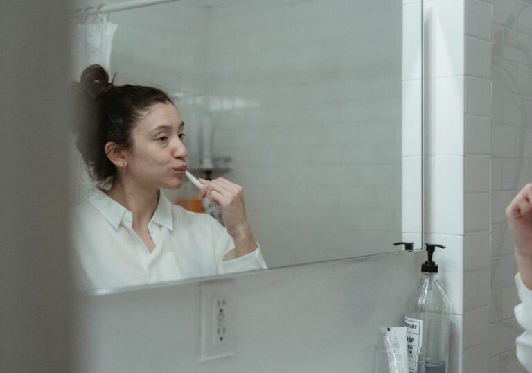 Why Do I Spit Blood in the Morning After Brushing Teeth? (Common Causes ...