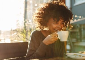 Why do only my bottom teeth show when I smile? (Everything You Need To ...