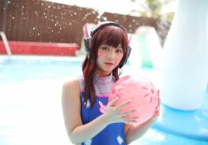 Why Do Anime Girls Have One Sharp Tooth? (Everything You Want To Know)