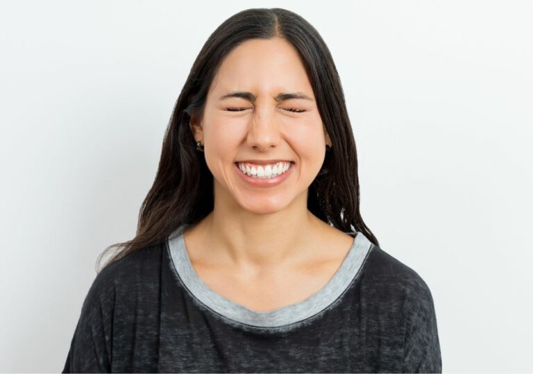 Why Do My Teeth Pulse at Night? (Causes, Diagnosis & Treatment)