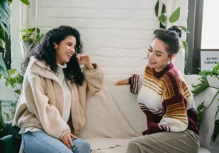 Should Lower Teeth Be Visible When Talking? A Dentist's Perspective