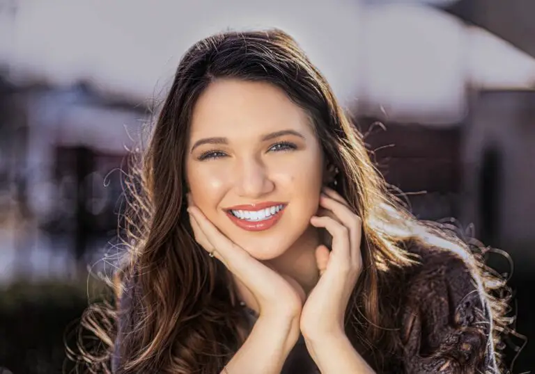 Are Bottom Teeth Supposed to Show When Smiling? Explained