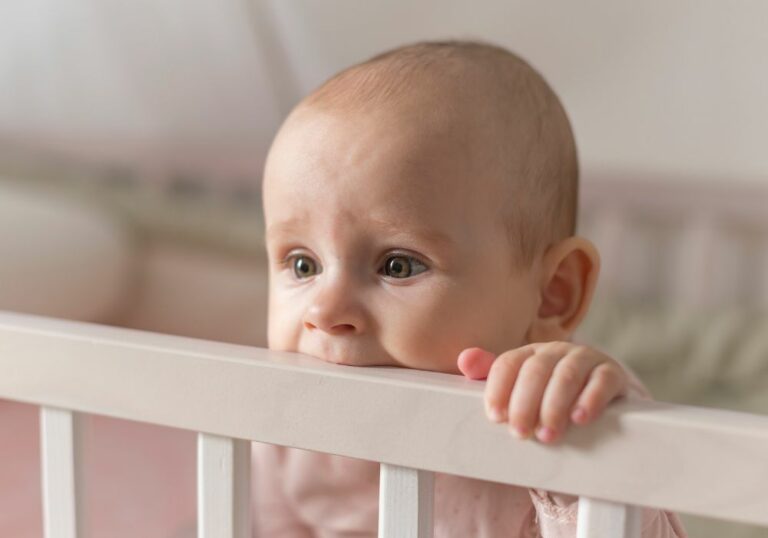 What Do Gums Look Like When Top Teeth Are Coming In? A Guide for Parents